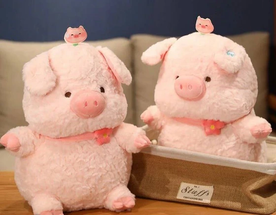 خرید و قیمت عروسک خوک|گردنبند گلی|پولیشی|ارتفاع 50 سانتی متر | ترب