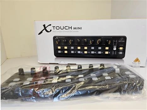 خرید و قیمت میدی کنترلر بهرینگر Xtouch Mini | ترب