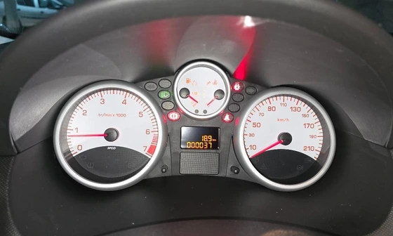 خرید و قیمت پژو 207 مدل 1403 ا دنده ای سقف شیشه ای - ESP ارتقا یافته | ترب