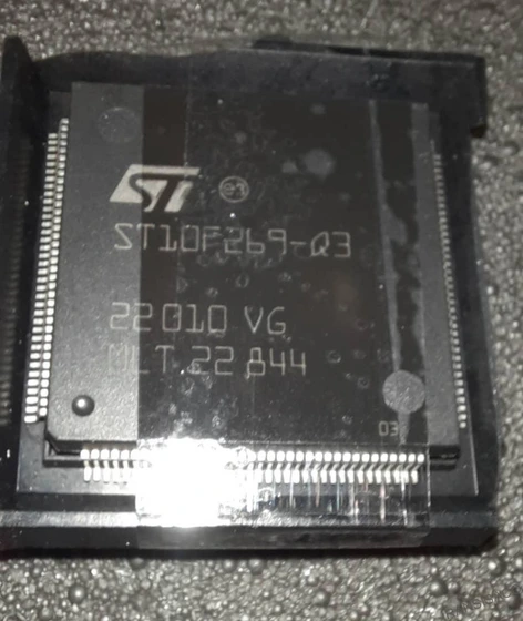 خرید و قیمت ایسیST10F269 Q3 میکرو کنترل16 بیتی با واحد مک، حافظه فلش 256 کیلوبایتی و رم 12 ...