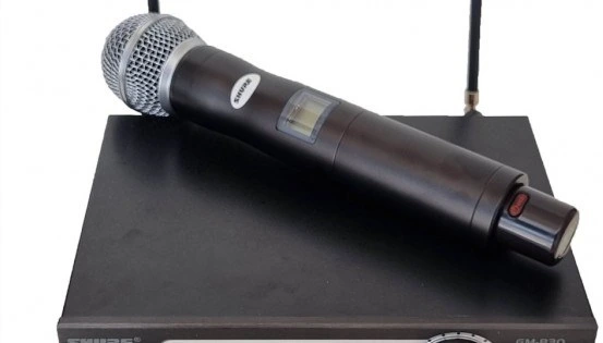 خرید و قیمت میکروفن بیسیم شور تک دستی مدل SHURE GM-830 | ترب