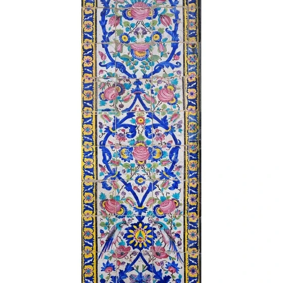 خرید و قیمت تصویر با کیفیت نمایی از کاشیکاری زیبای لعابدار با نقش گل و