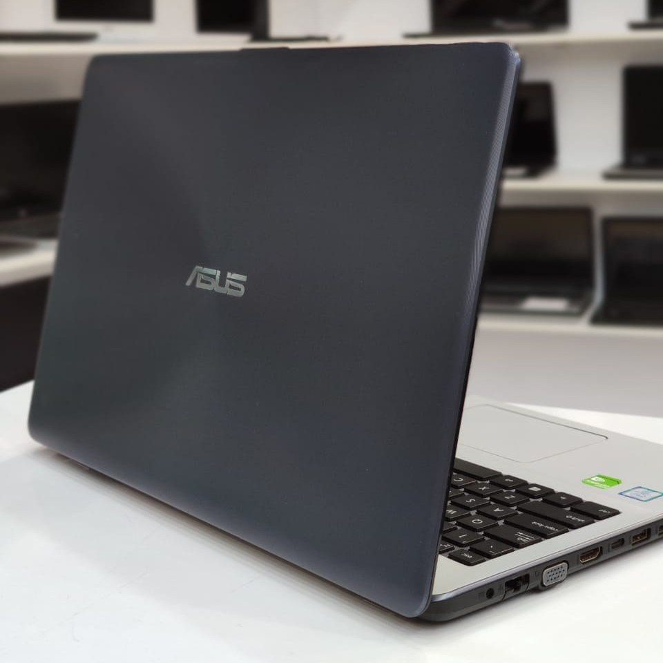 ASUS VivoBook 15 X542U