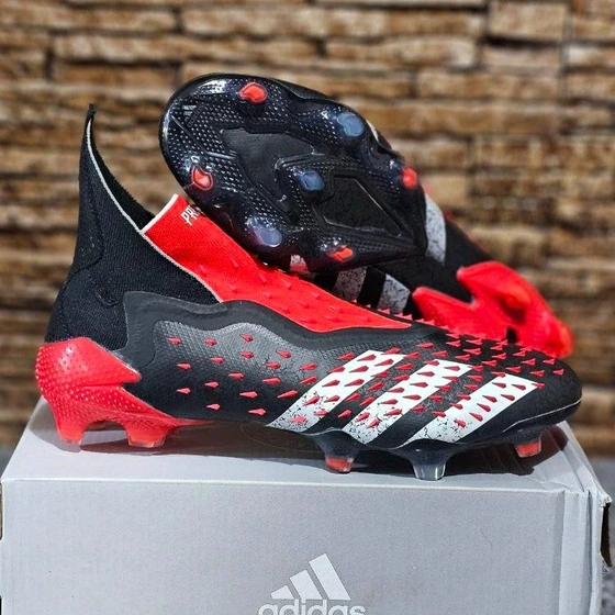 خرید و قیمت کفش فوتبال آدیداس پردیتور فریک پلاس Adidas Predator Freak ...